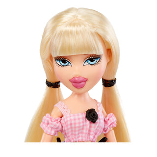 Goin’ Out! Fashion Doll - Cloe – Bratz